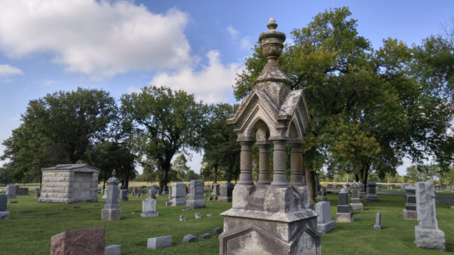 Cemetery tour explores history and art in Ottawa’s Highland Cemetery ...